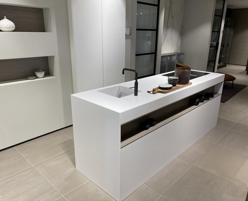 Corian Monoblock met diverse accenten - Cora Techniek